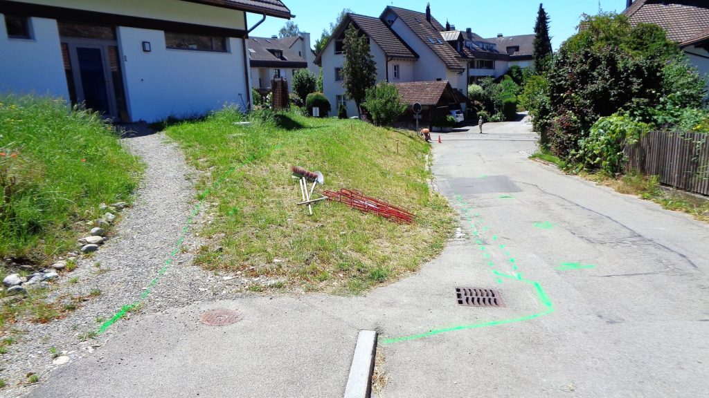 Neubau Trottoir, neue Transportleitung und neuer Wassermessschacht in ...
